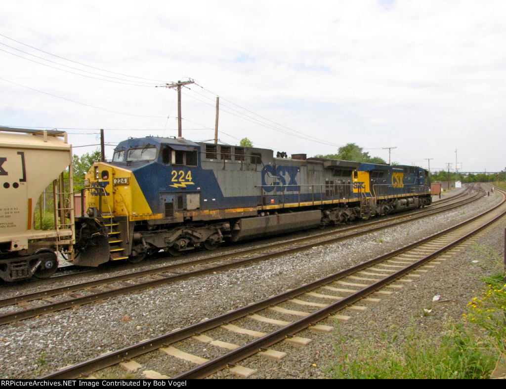 CSX 224 and 576